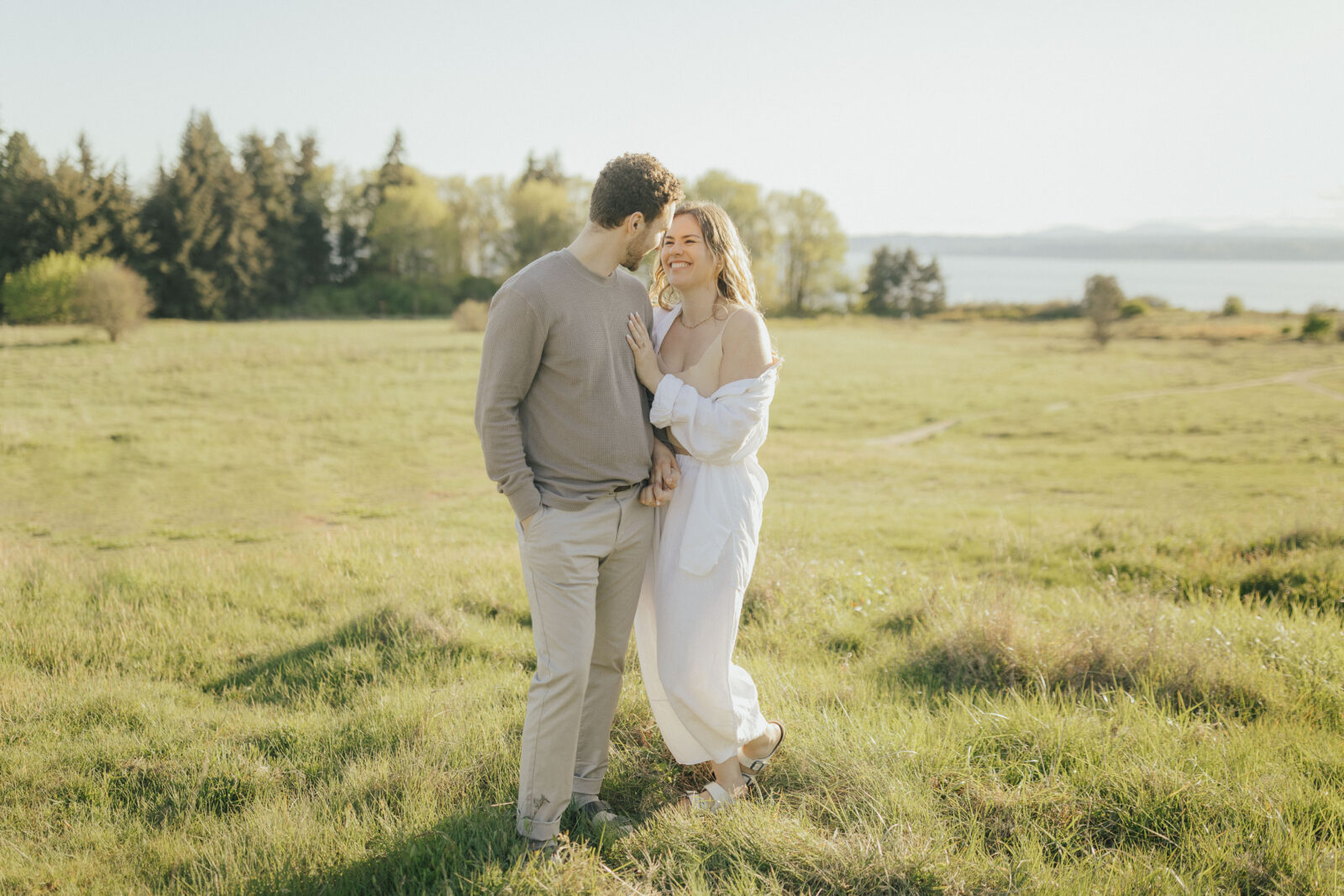 Discovery Park Engagement Session Seattle - rachelsyrisko.com